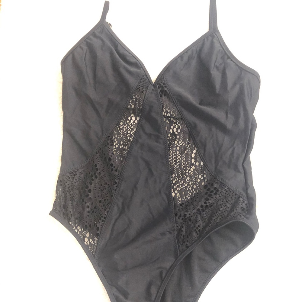 One-Piece Swimsuit With Lace Panels - Gem